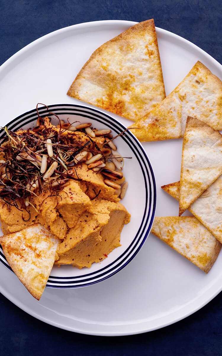 Hummus with Leek Crisps