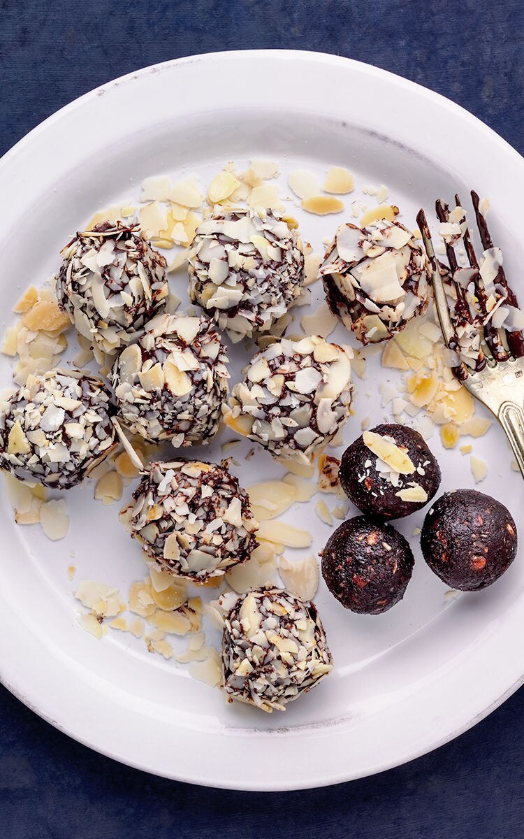 Chocolate Truffle Balls with Dates