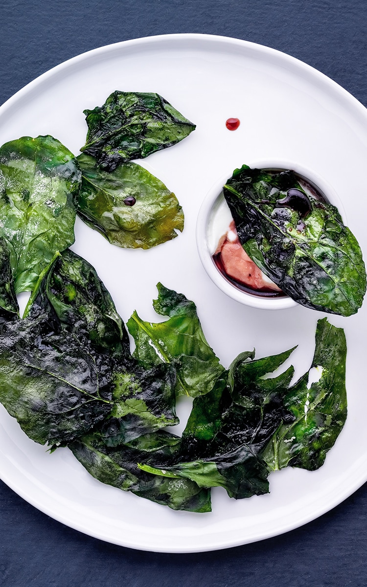 Spinach Chips with Yoghurt